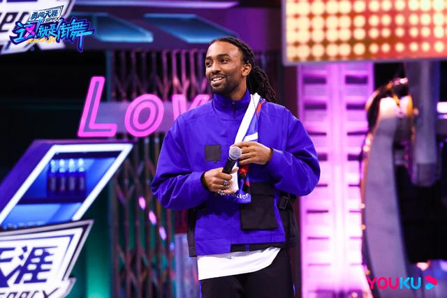 Why are the works of the Liangliang group cut off by the show group in ...