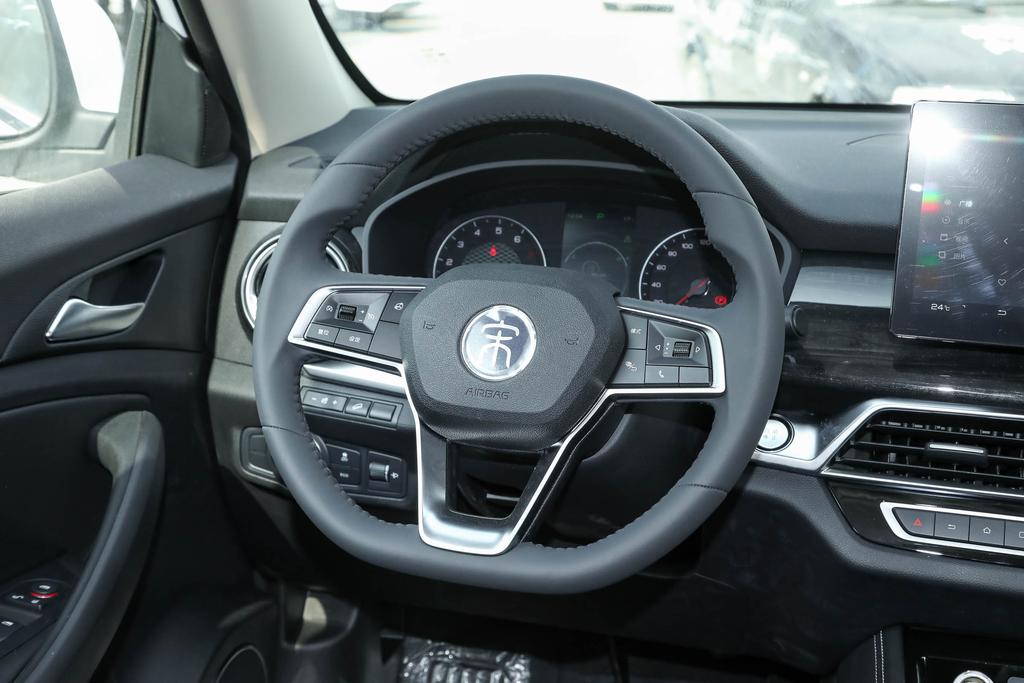 BYD Song Classic Dragon Face family design language - iNEWS