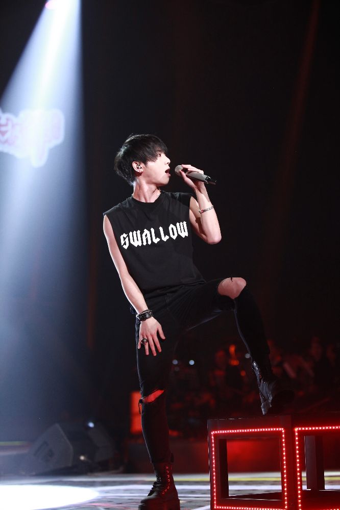 How well-known is the top singer Hua Chenyu overseas?It turns out that ...