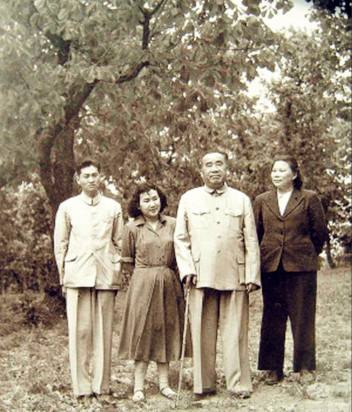 In 1946, Zhu Min returned to China with difficulty from the Soviet ...