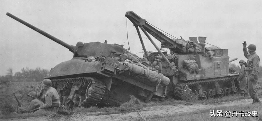 The M31 tank rescue vehicle, modified from the M3 medium tank, was ...