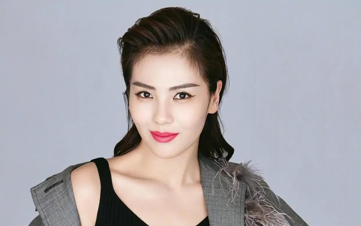 Liu Tao and Zhou Yimin's mandarin duck baths flow out, and Liu Tao's ...