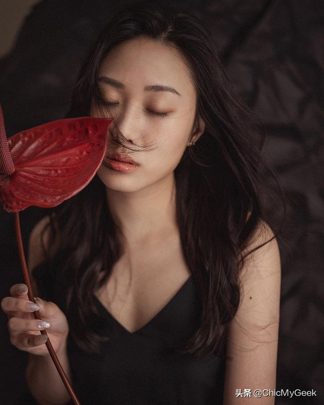 Hong Kong movie goddess Li Lizhen's daughter's sexy photo exposure!The ...