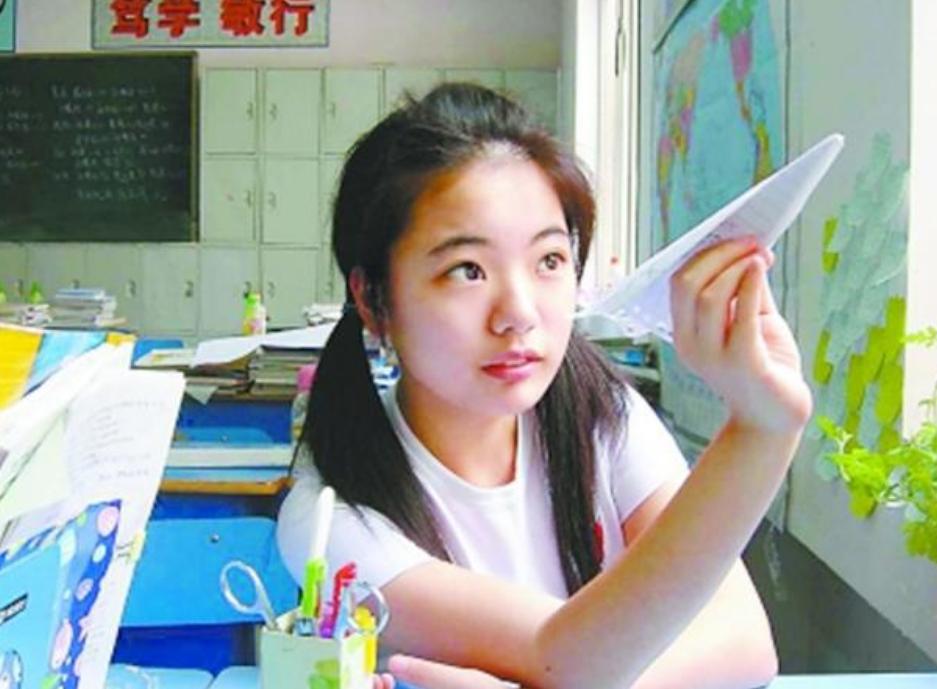 A genius girl Jiang Fangzhou: writing at the age of 7, publishing a book at the age of 9 ...