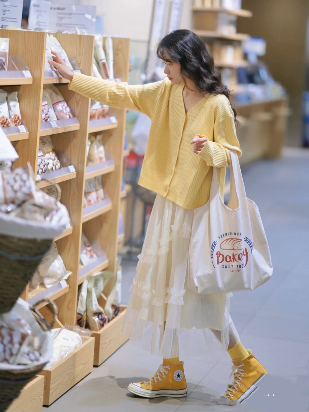 Goose yellow is sweet to reduce age, can you wear it with a dark yellow ...