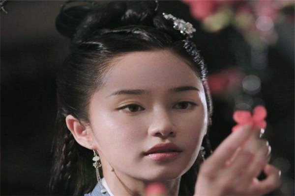 There is a snake guarded by natural enemies, how did Bai Suzhen steal ...