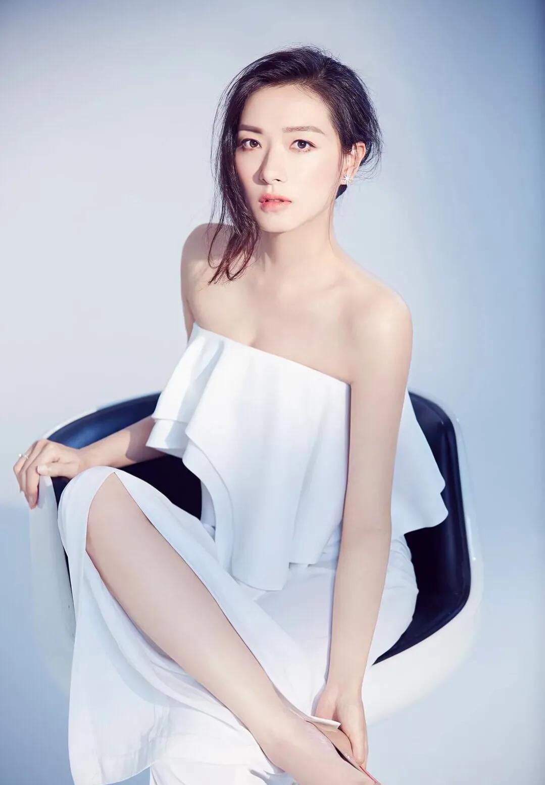 Sexy beauty Wan Qian - iNEWS