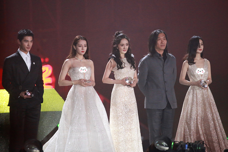 Girls really like shiny things, Zhao Liying, Yang Mi, and Di Lieba all ...