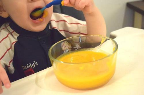 How to properly develop the baby's sense of taste?Mom needs to ...