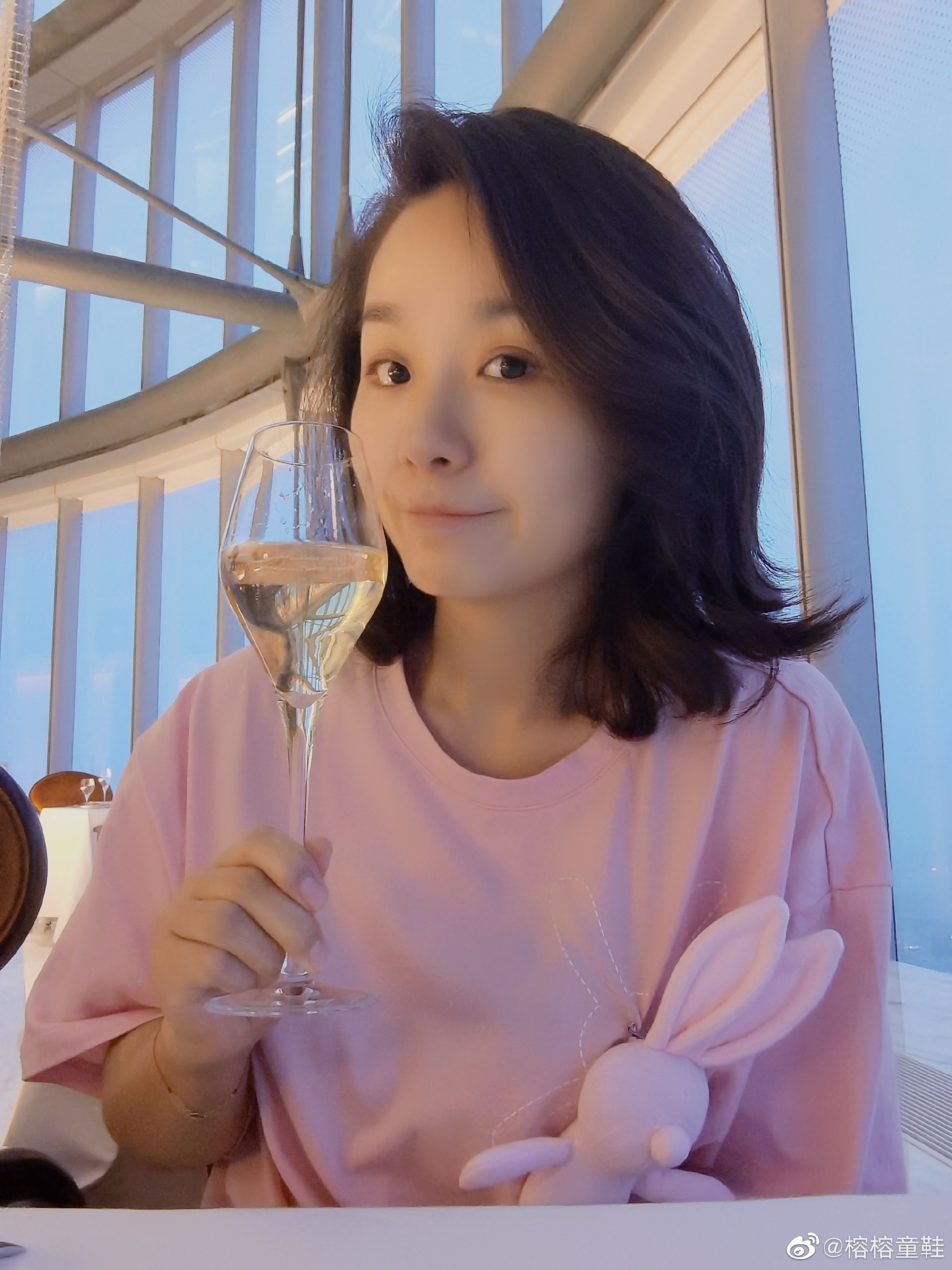 Remember Lisa Rong in "Love Apartment"?Is she married to a wealthy ...