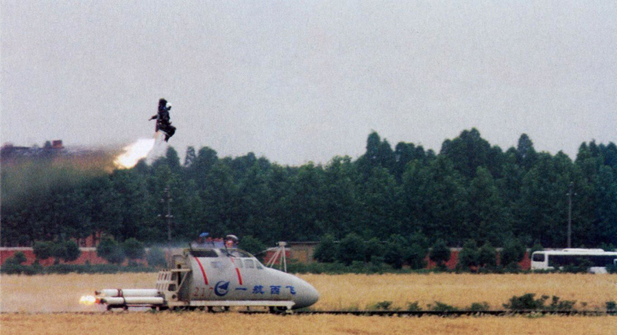 "A chair" millions of dollars can save the life of a pilot! China's ...