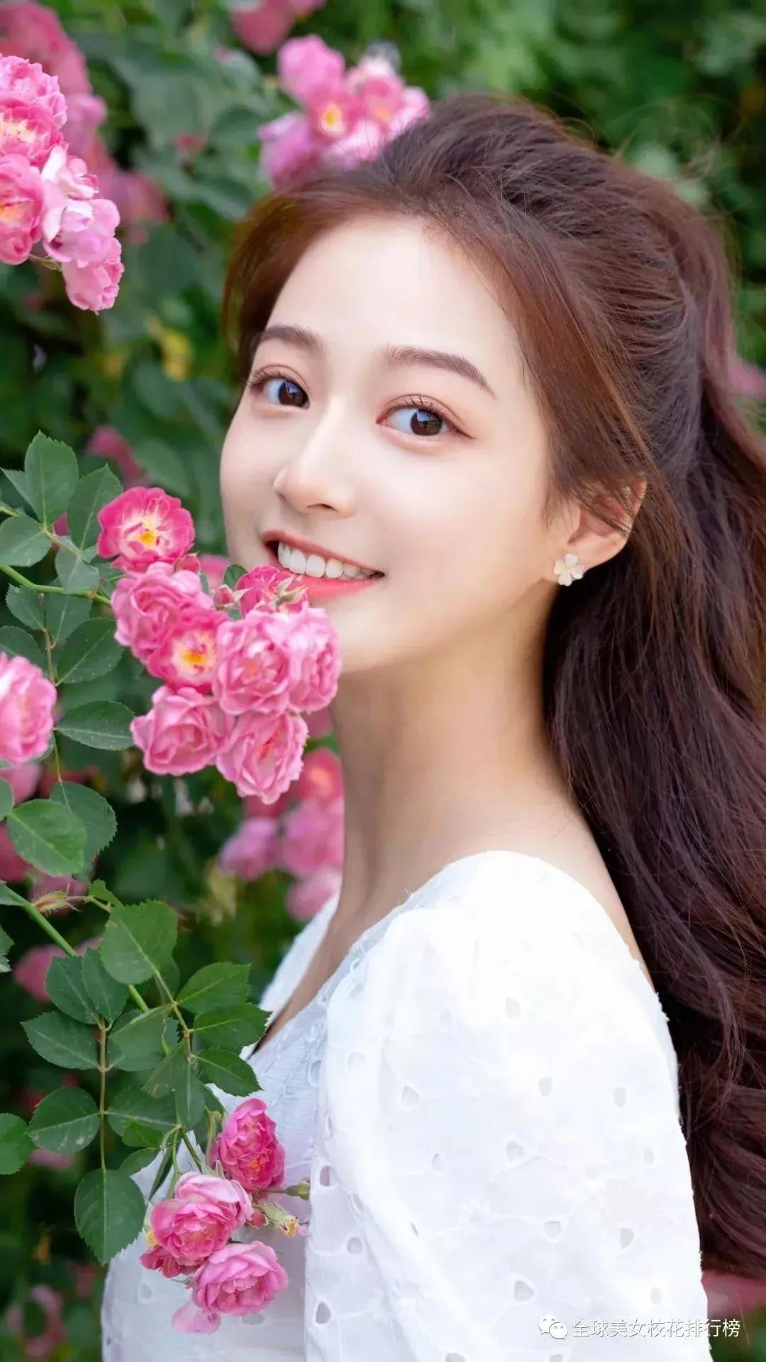 With temperament and beauty, her name is Feng Lin, she deserves to be a ...