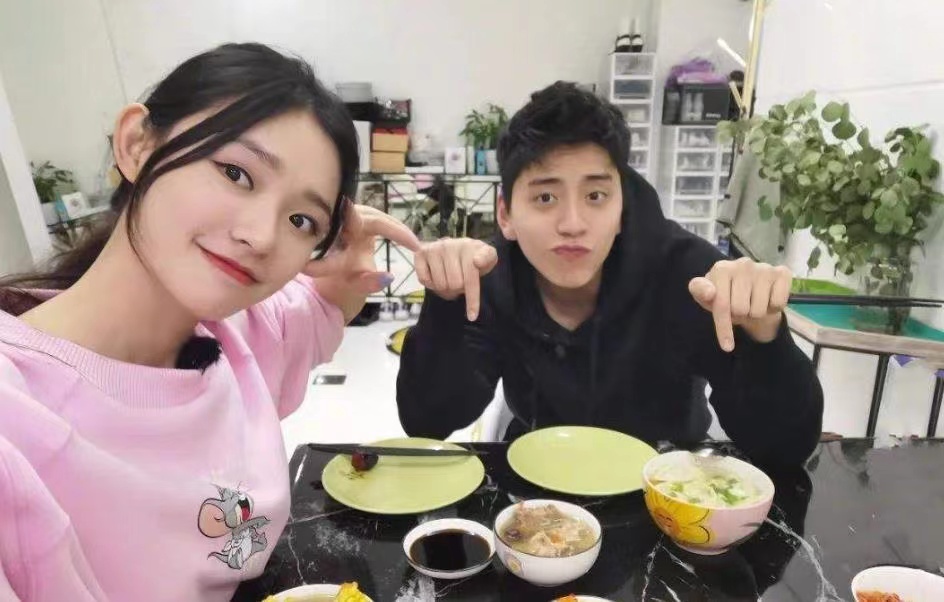 Star girl Lin Yun is suspected of cohabiting with Yan Renzhong?Staged a ...