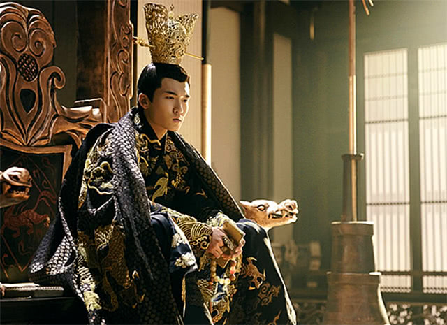 Civilized Queen Mother Feng!Lost his father in his childhood, lost his ...