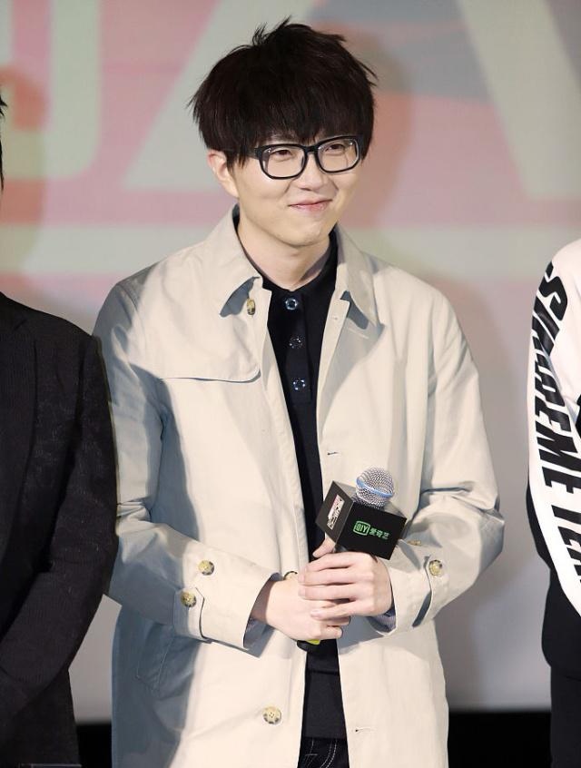 Mao is not easy: a cute and cute male singer - iMedia