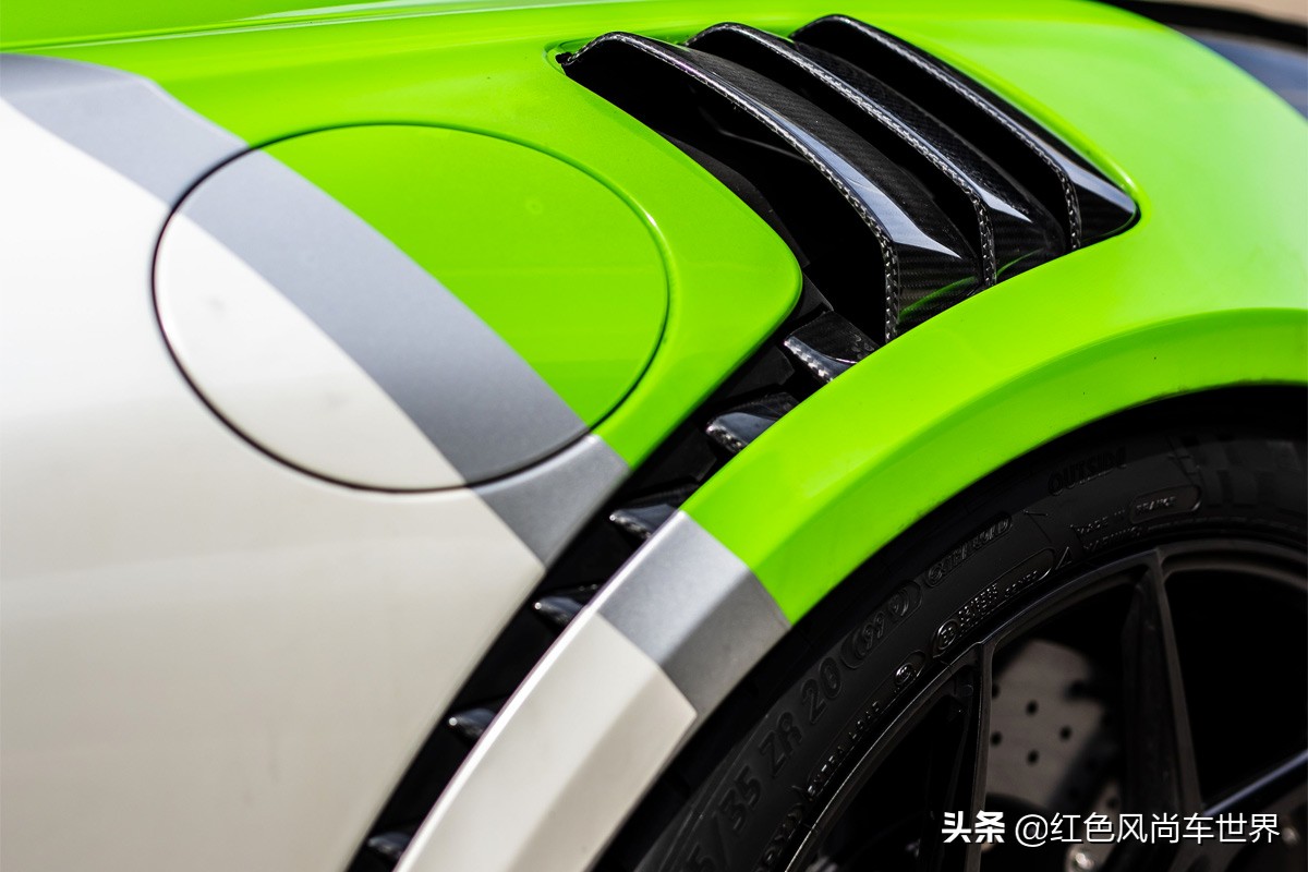 The visual performance is fully upgraded. Porsche 911 GT3 RS gets a ...