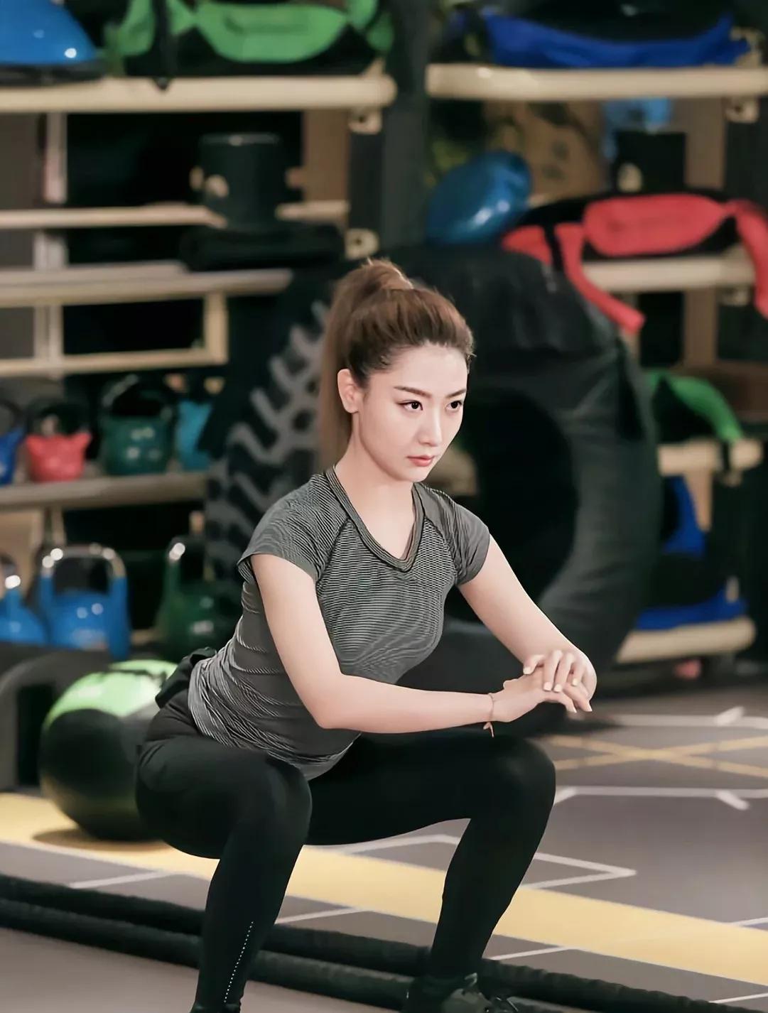 Bai Bing, a woman who looks like Kim Hee Sun - iNEWS