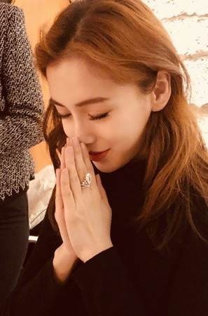 Angelababy officially announced the new program: Dai Huang Xiaoming ...