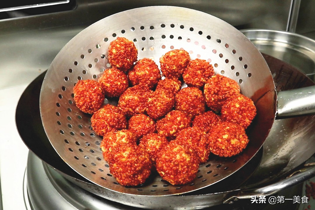 Thinking it was lychee, I was stunned with a bite! This lychee prawn ...