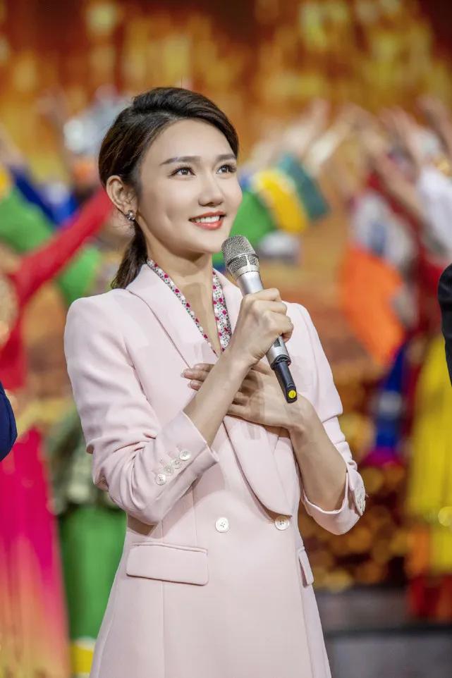 How good is CCTV host Long Yang? - iNEWS