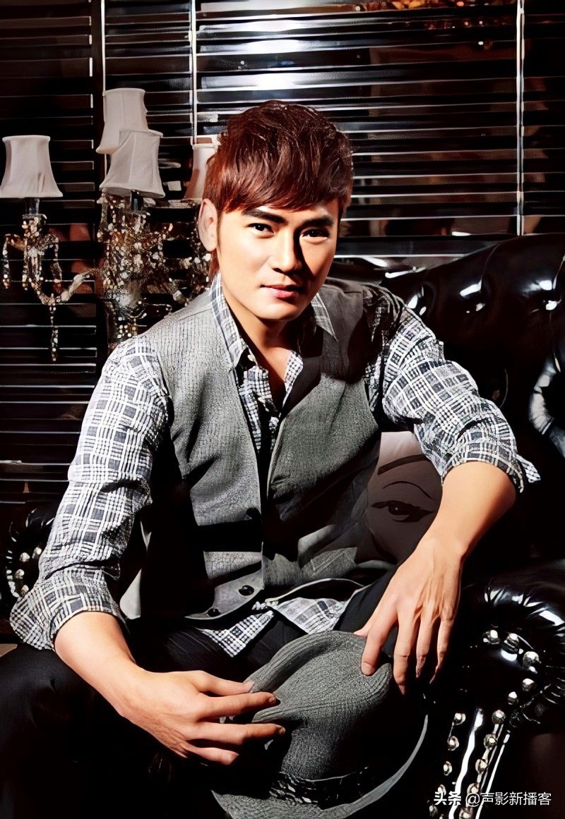 The 53-year-old Jiao Enjun took a recent photo of her weight loss, the ...