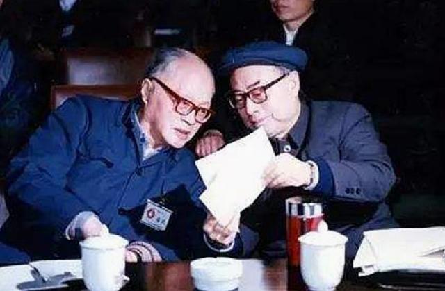 Two bombs and one star, Wang Ganchang: He was hit while walking at the ...