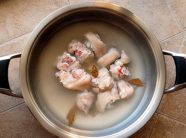 The recipe of Sichuan-flavored hoof-flower soup is simple and easy to ...