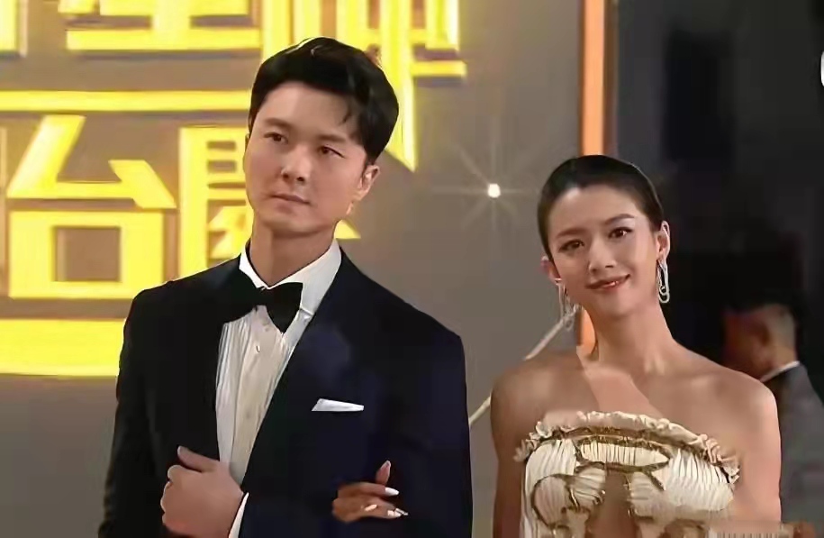 On TVB celebration, Wang Haoxin and Cai Sibei are in the same frame ...