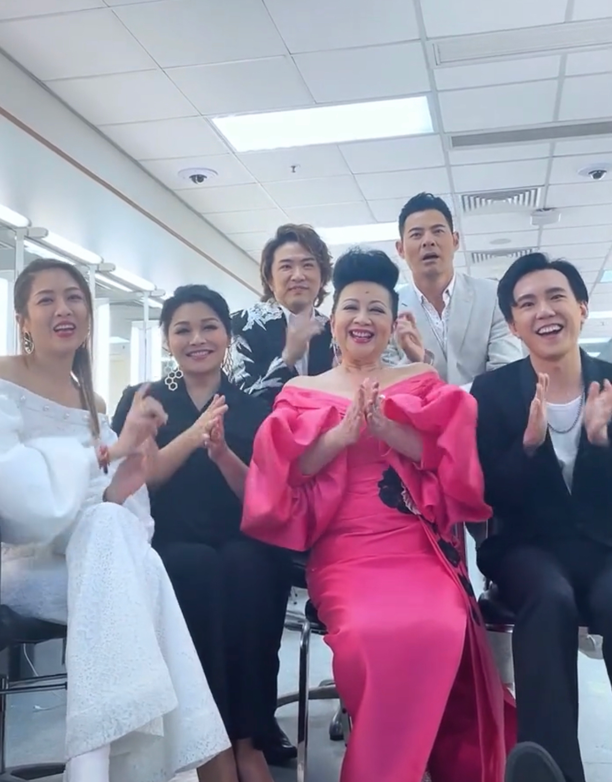 Xue Jiayan sits firmly in the c position, and Huang Zhixian is so cute ...