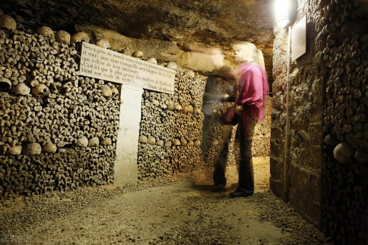 The Catacombs of Paris, this special and famous attraction in France ...