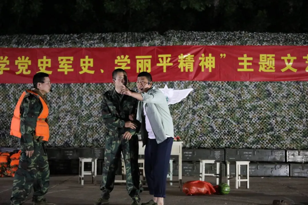 "Zhou Liping!" "Here!" "Here!" "Here!" - iNEWS