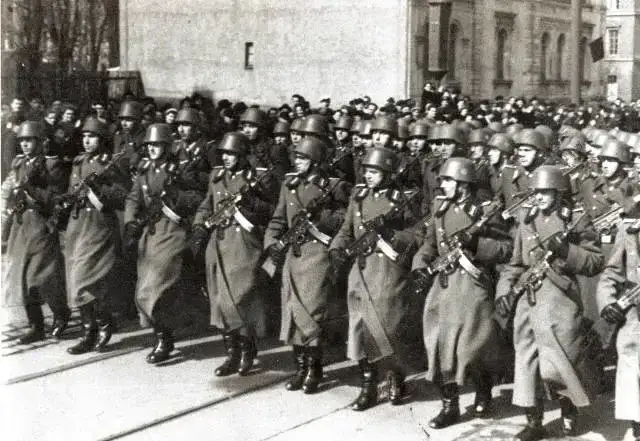 The disappearing German Red Army—Where did the East German Army go ...