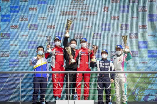 Encountered Han Han, the dream of racing in the dust for many years was ...