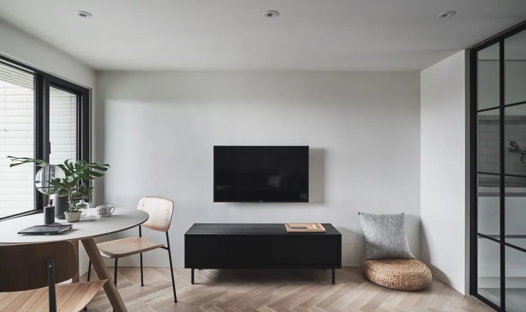 Minimalist apartment of 55 square meters, without wasting every square ...