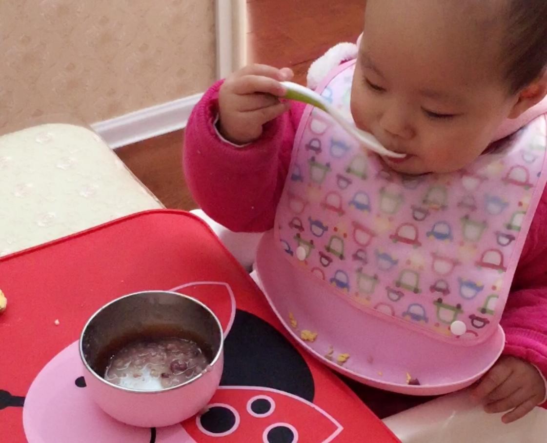 Chasing and feeding, 4 ways to let children eat independently, parents ...