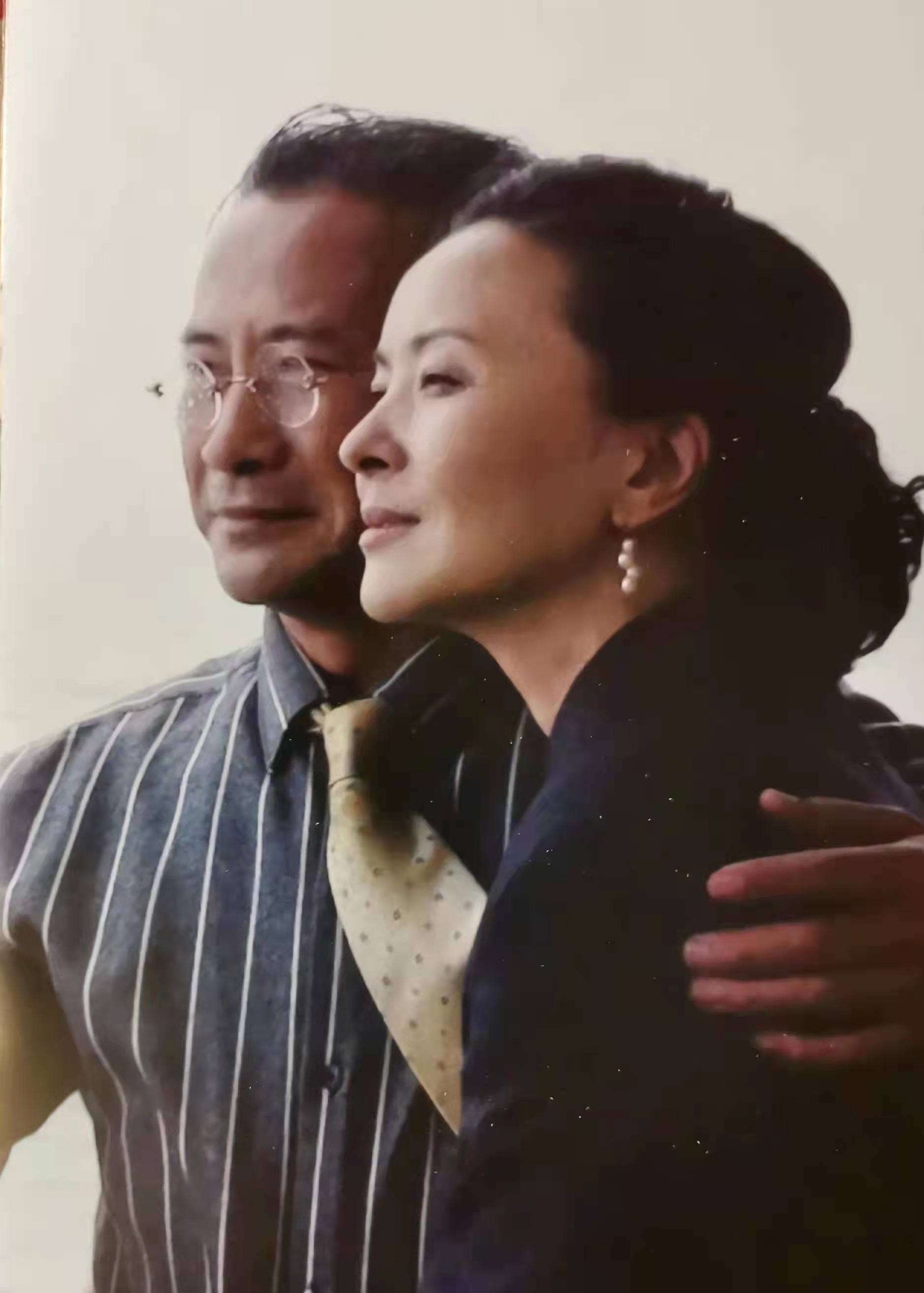 Actor Yu Liping recalls Zhou Jie, I think the world is still far away - iNEWS