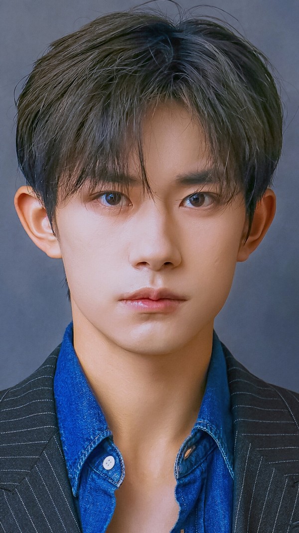 Hu Jun, Duan Yihong and other male stars are on the same stage, Wu Jing ...