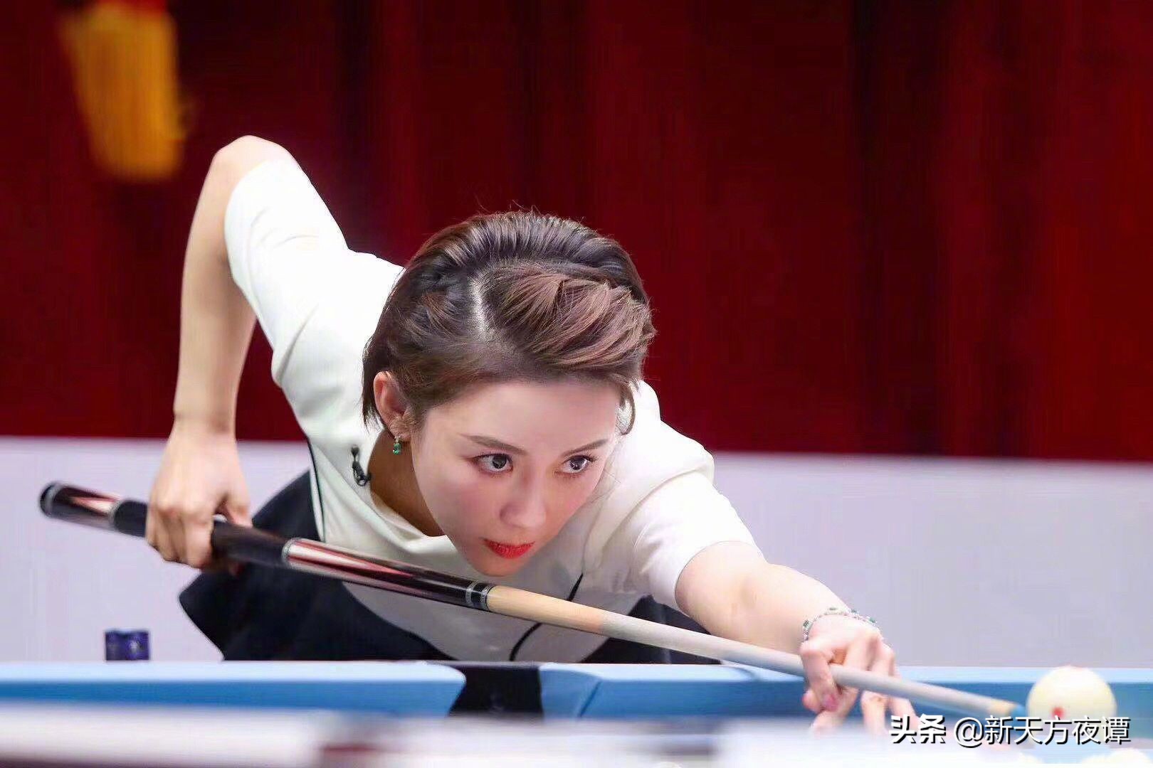 Among the top 10 beauties in the billiards world, Pan Xiaoting ranked ...