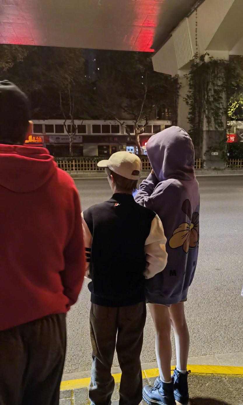 Yang Mi Guo Jingming was met by a netizen, playing "Missing Underwear ...