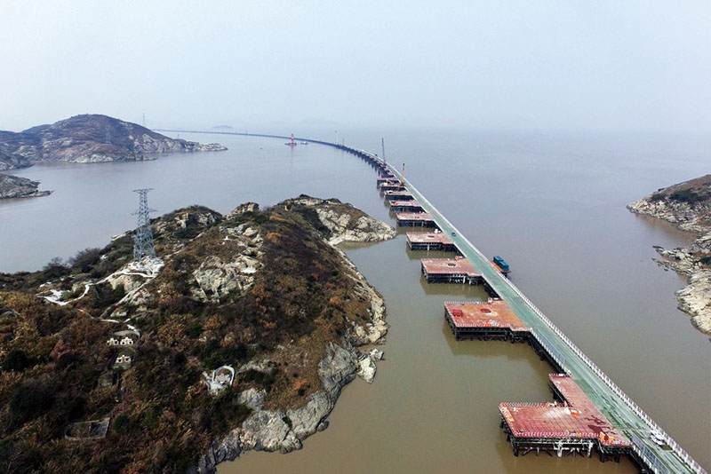 Exploring the green petrochemical base in Zhoushan: Ten thousand ...
