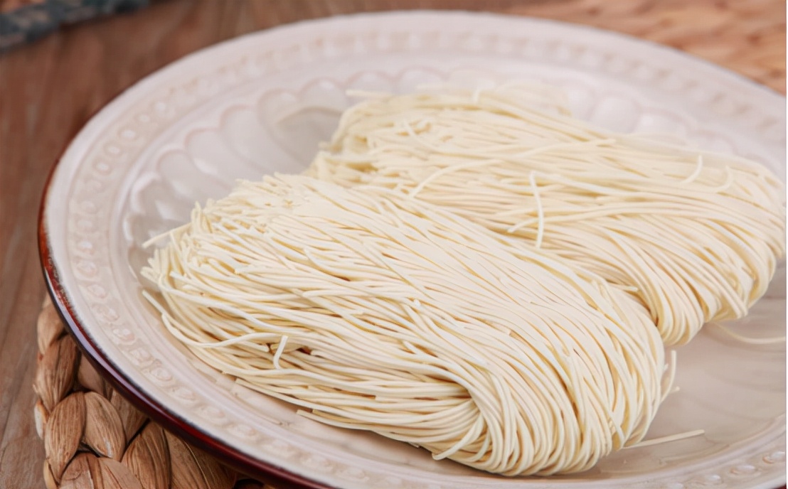 Here is the difference between baking soda, baking powder, edible ...