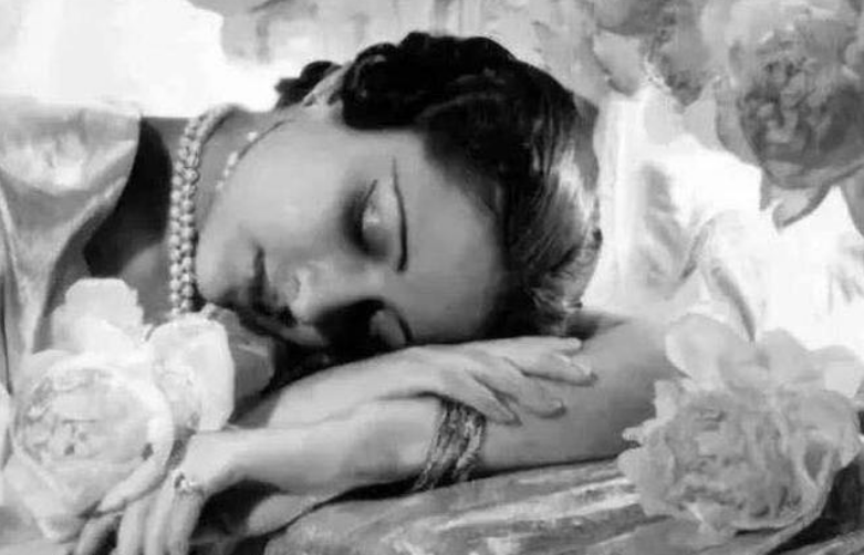 Indian princess Devi, married the royal family with eight sons. In ...