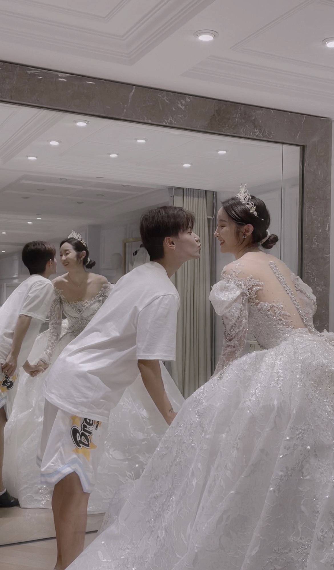 Internet celebrities Tang Zi and Kang Xin are about to get married, the ...