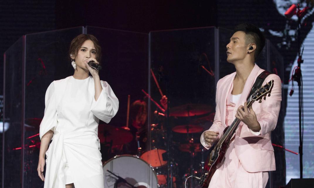 Li Ronghao releases a new song on his birthday, Rainie Yang has a ...