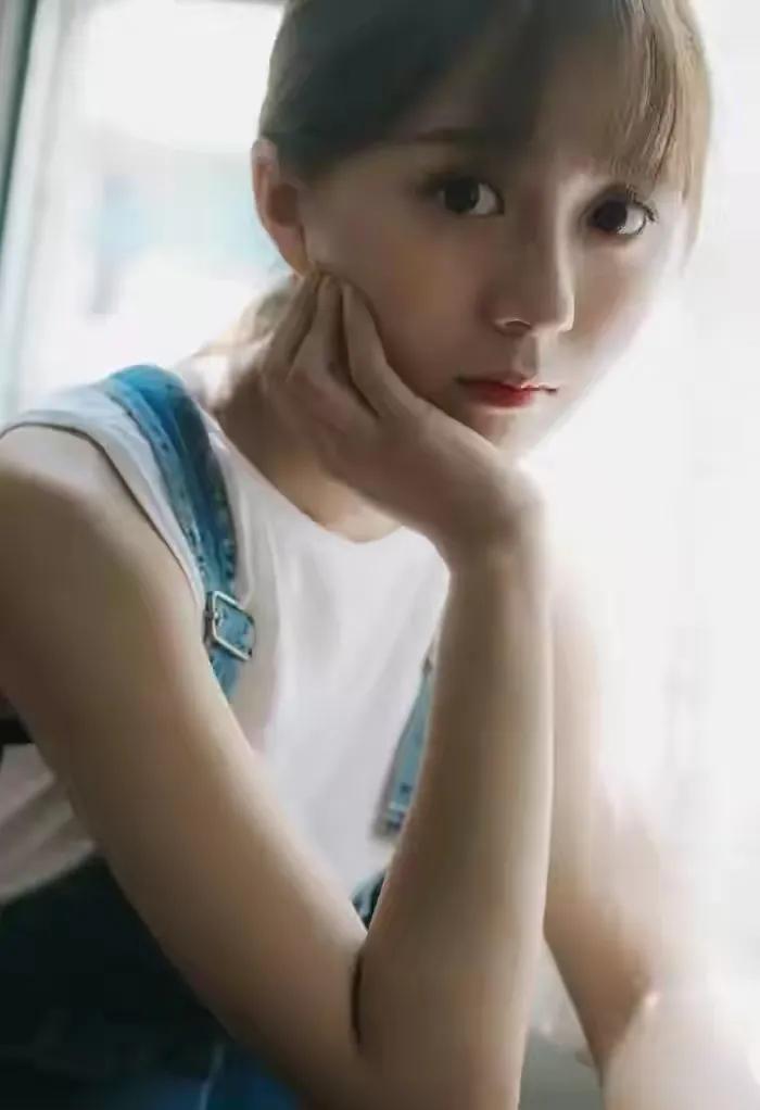 Shanghai actress-Tang Min - iNEWS