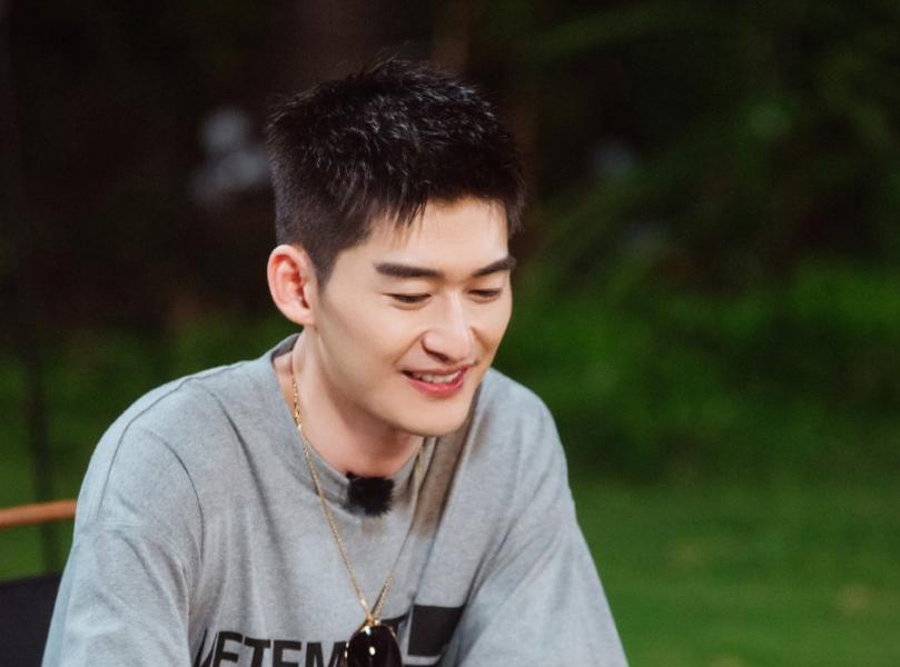 Zhang Han's variety show talked about his love history, gave two women ...