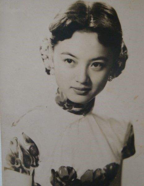 How did Sichuan warlord Yang Sen manage his 12 wives?Those who obey are ...