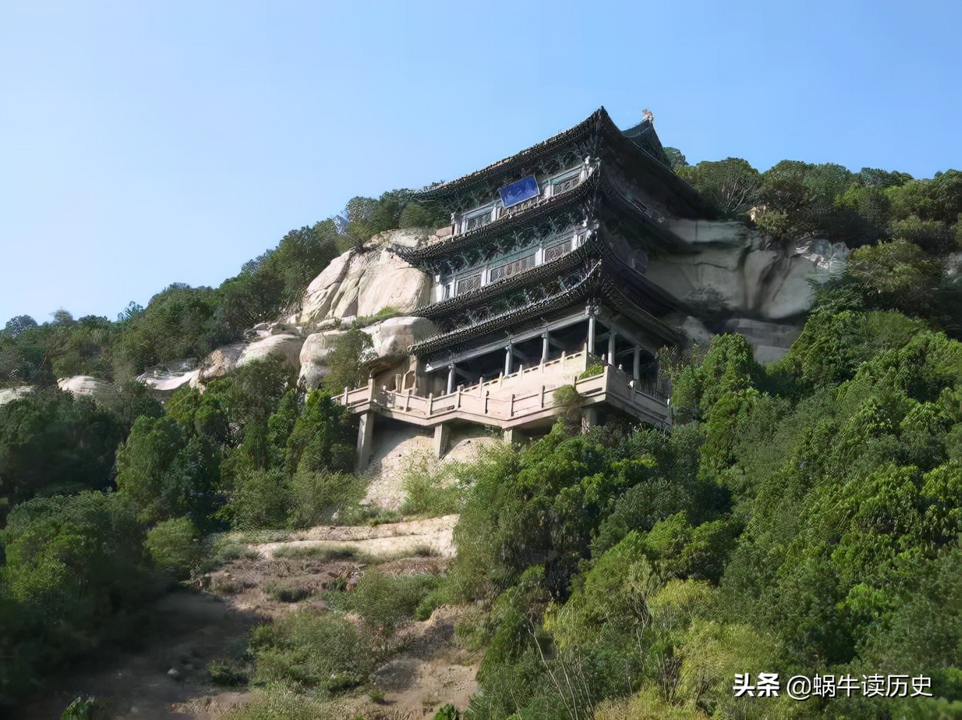 The Panlong pine of Tianlong Mountain in Taiyuan is one of the eight ...