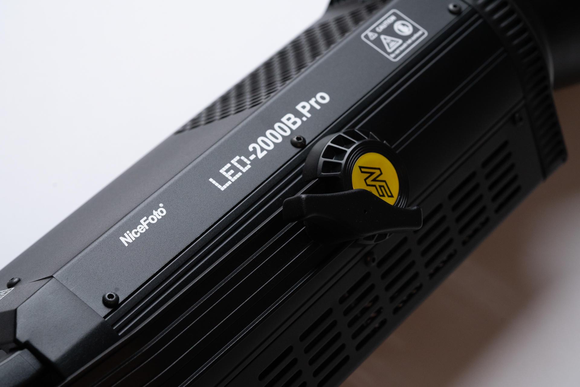 NiceFoto LED-2000B.Pro provides you with more diversified usage ...