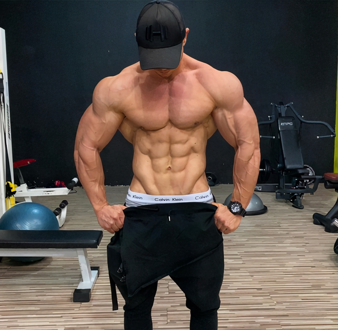 Low body fat body, more visual impact, 5 classic chest training ...